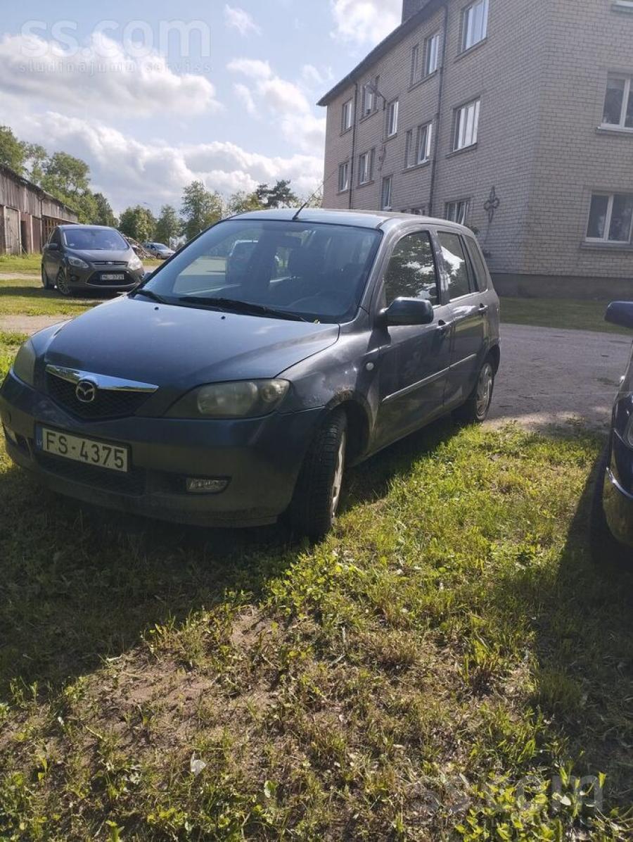 Pelēks Mazda 2 2005 Talsi, ar dzinēja tilpumu 1.40 L un nobraukumu 119 tūkst. km par 350 €, foto 4 vietnē AUTOMOTO.COM.LV