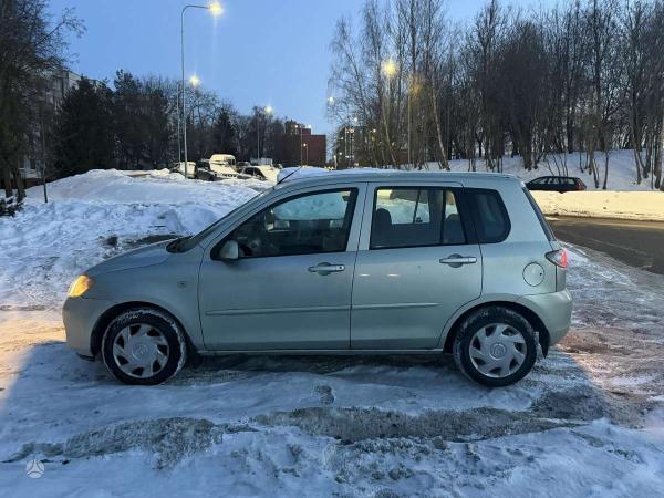 Pelēks Mazda 2 2007 Viļņa, ar dzinēja tilpumu 1.39 L un nobraukumu 175 tūkst. km par 550 €, foto 3 vietnē AUTOMOTO.COM.LV