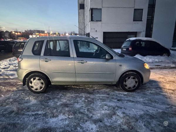 Pelēks Mazda 2 2007 Viļņa, ar dzinēja tilpumu 1.39 L un nobraukumu 175 tūkst. km par 550 €, foto 7 vietnē AUTOMOTO.COM.LV