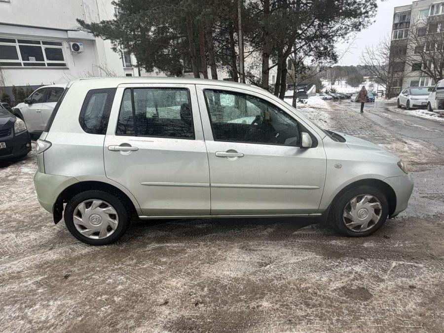Grey Mazda 2 2007 in Vilnius, with an engine capacity of 1.40 L and mileage of 175 thousand km for 550 €, photo 7 on AUTOMOTO.COM.LV