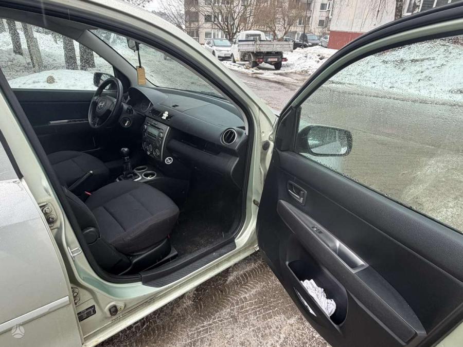Grey Mazda 2 2007 in Vilnius, with an engine capacity of 1.40 L and mileage of 175 thousand km for 550 €, photo 13 on AUTOMOTO.COM.LV