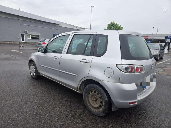 Grey Mazda 2 2007 in Vilnius, with an engine capacity of 1.39 L and mileage of 230 thousand km for 315 €, photo 4 on AUTOMOTO.COM.LV