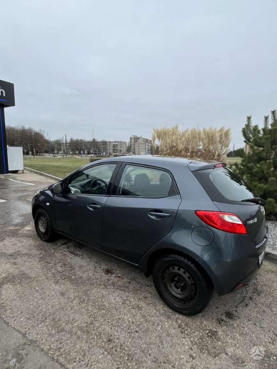 Pelēks Mazda 2 2009 Kauņa, ar dzinēja tilpumu 1.35 L un nobraukumu 135 tūkst. km par 1250 €, foto 3 vietnē AUTOMOTO.COM.LV