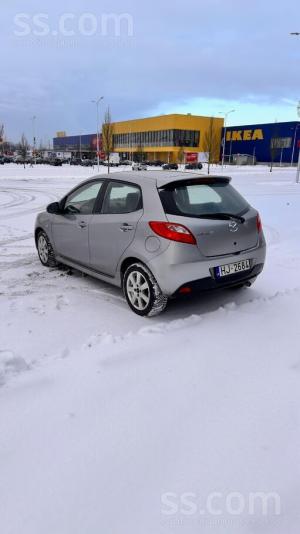 Grey Mazda 2 2009 in Riga, with an engine capacity of 1.50 L and mileage of 109 thousand km for 2000 €, photo 2 on AUTOMOTO.COM.LV