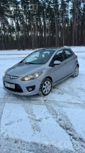 Grey Mazda 2 2009 in Riga, with an engine capacity of 1.50 L and mileage of 109 thousand km for 2000 €, photo 5 on AUTOMOTO.COM.LV