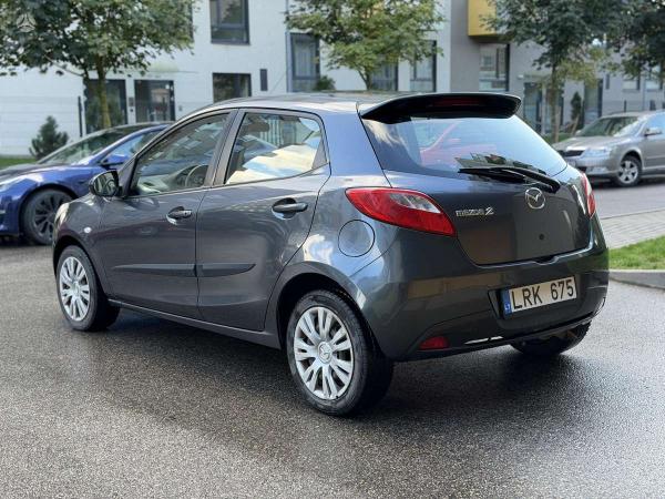 Grey Mazda 2 2009 in Vilnius, with an engine capacity of 1.40 L and mileage of 304 thousand km for 1350 €, photo 5 on AUTOMOTO.COM.LV