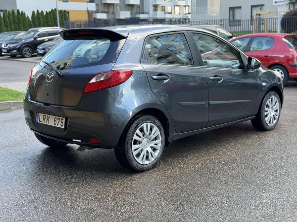 Grey Mazda 2 2009 in Vilnius, with an engine capacity of 1.40 L and mileage of 304 thousand km for 1350 €, photo 7 on AUTOMOTO.COM.LV