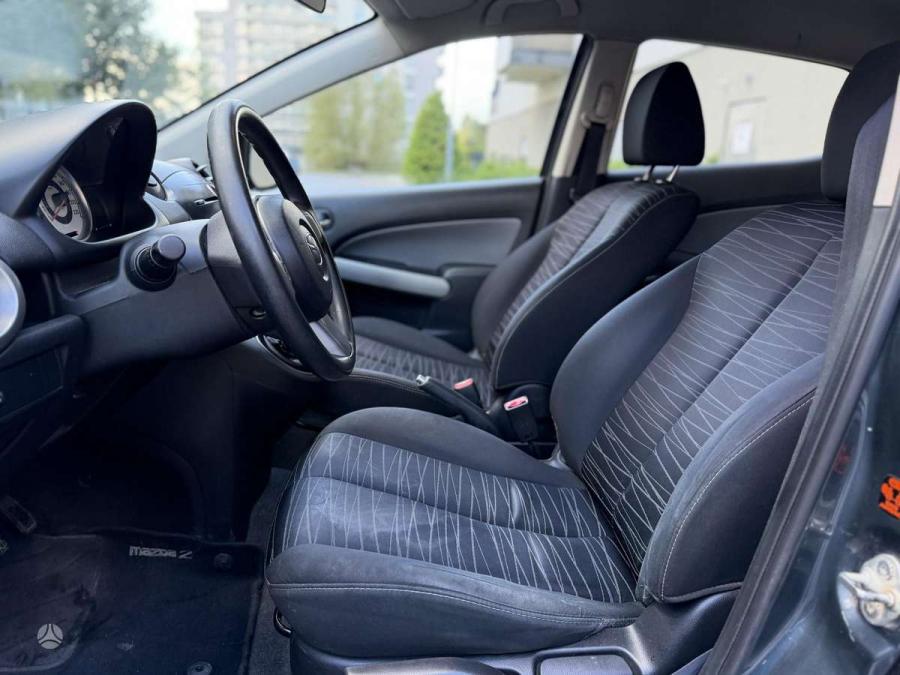 Grey Mazda 2 2009 in Vilnius, with an engine capacity of 1.40 L and mileage of 304 thousand km for 1350 €, photo 10 on AUTOMOTO.COM.LV