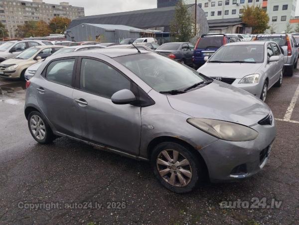 Pelēks Mazda 2 2009 Tallina, ar dzinēja tilpumu 1.60 L un nobraukumu 227 tūkst. km par 699 €, foto 1 vietnē AUTOMOTO.COM.LV
