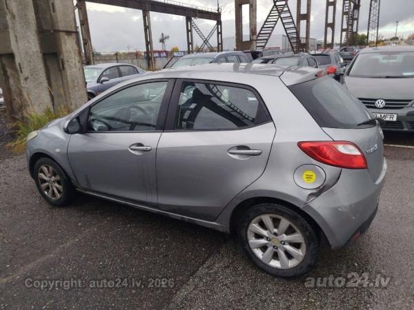 Pelēks Mazda 2 2009 Tallina, ar dzinēja tilpumu 1.60 L un nobraukumu 227 tūkst. km par 699 €, foto 5 vietnē AUTOMOTO.COM.LV