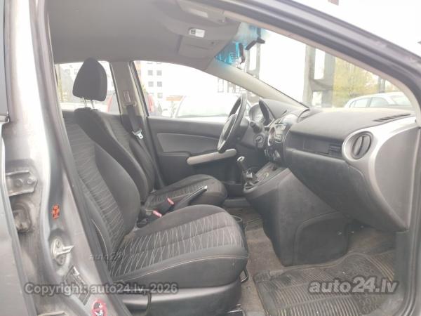 Pelēks Mazda 2 2009 Tallina, ar dzinēja tilpumu 1.60 L un nobraukumu 227 tūkst. km par 699 €, foto 7 vietnē AUTOMOTO.COM.LV