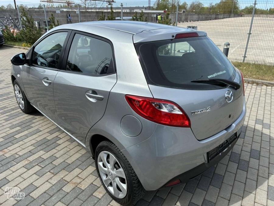 Grey Mazda 2 2010 in Siauliai, with an engine capacity of 1.40 L and mileage of 209 thousand km for 2450 €, photo 4 on AUTOMOTO.COM.LV