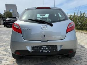Grey Mazda 2 2010 in Siauliai, with an engine capacity of 1.40 L and mileage of 209 thousand km for 2450 €, photo 5 on AUTOMOTO.COM.LV