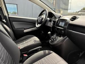 Grey Mazda 2 2010 in Siauliai, with an engine capacity of 1.40 L and mileage of 209 thousand km for 2450 €, photo 17 on AUTOMOTO.COM.LV