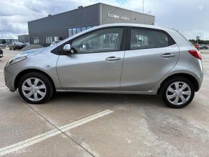 Pelēks Mazda 2 2010 Šauļi, ar dzinēja tilpumu 1.40 L un nobraukumu 210 tūkst. km par 2150 €, foto 3 vietnē AUTOMOTO.COM.LV