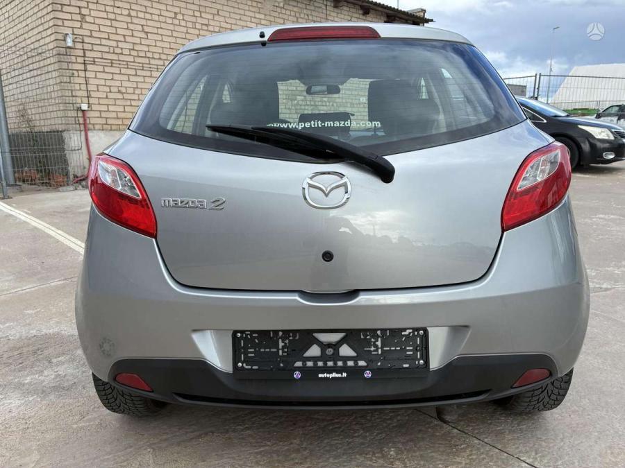 Pelēks Mazda 2 2010 Šauļi, ar dzinēja tilpumu 1.40 L un nobraukumu 210 tūkst. km par 2150 €, foto 5 vietnē AUTOMOTO.COM.LV