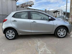 Pelēks Mazda 2 2010 Šauļi, ar dzinēja tilpumu 1.40 L un nobraukumu 210 tūkst. km par 2150 €, foto 7 vietnē AUTOMOTO.COM.LV