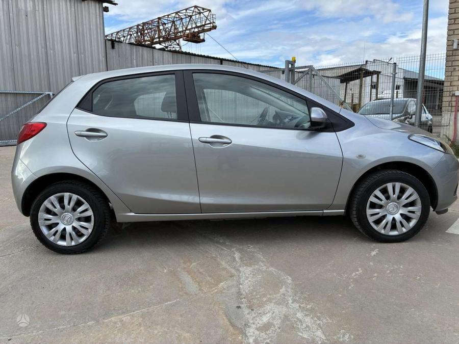 Pelēks Mazda 2 2010 Šauļi, ar dzinēja tilpumu 1.40 L un nobraukumu 210 tūkst. km par 2150 €, foto 7 vietnē AUTOMOTO.COM.LV