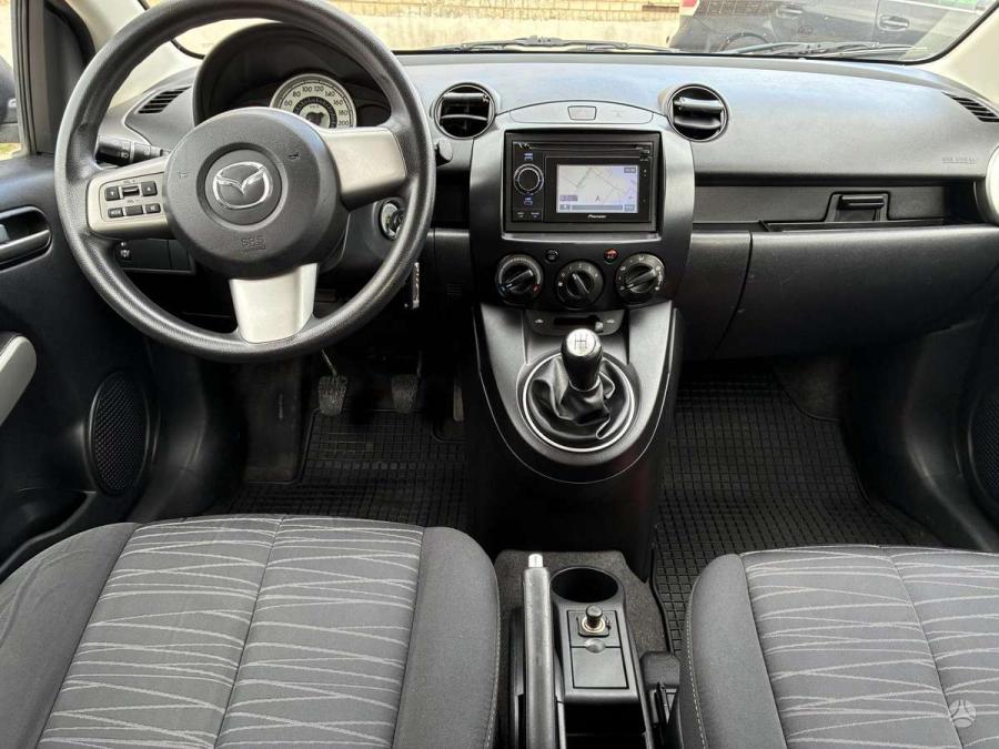 Pelēks Mazda 2 2010 Šauļi, ar dzinēja tilpumu 1.40 L un nobraukumu 210 tūkst. km par 2150 €, foto 12 vietnē AUTOMOTO.COM.LV