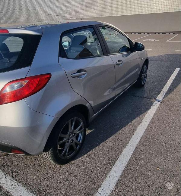 Pelēks Mazda 2 2012 Kauņa, ar dzinēja tilpumu 1.56 L un nobraukumu 101 tūkst. km par 3490 €, foto 5 vietnē AUTOMOTO.COM.LV