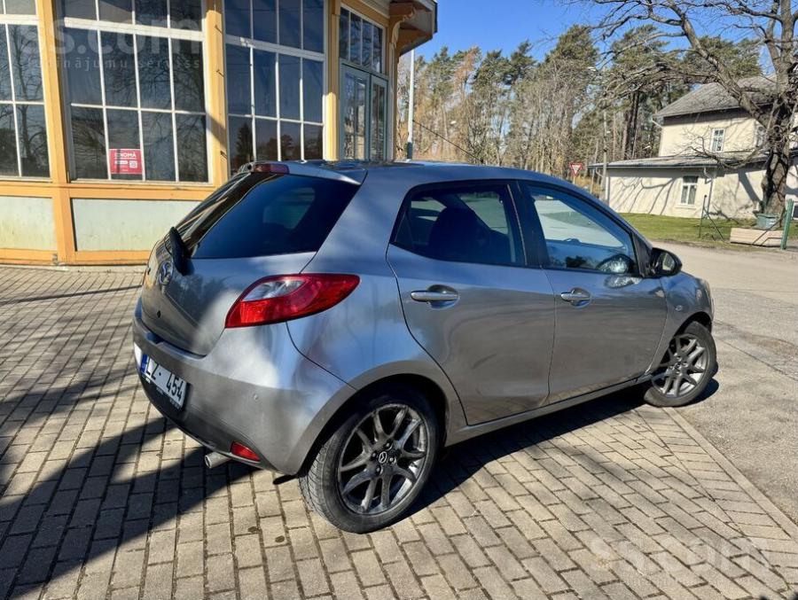 Grey Mazda 2 2013 in Jurmala, with an engine capacity of 1.40 L and mileage of 132 thousand km for 2950 €, photo 5 on AUTOMOTO.COM.LV
