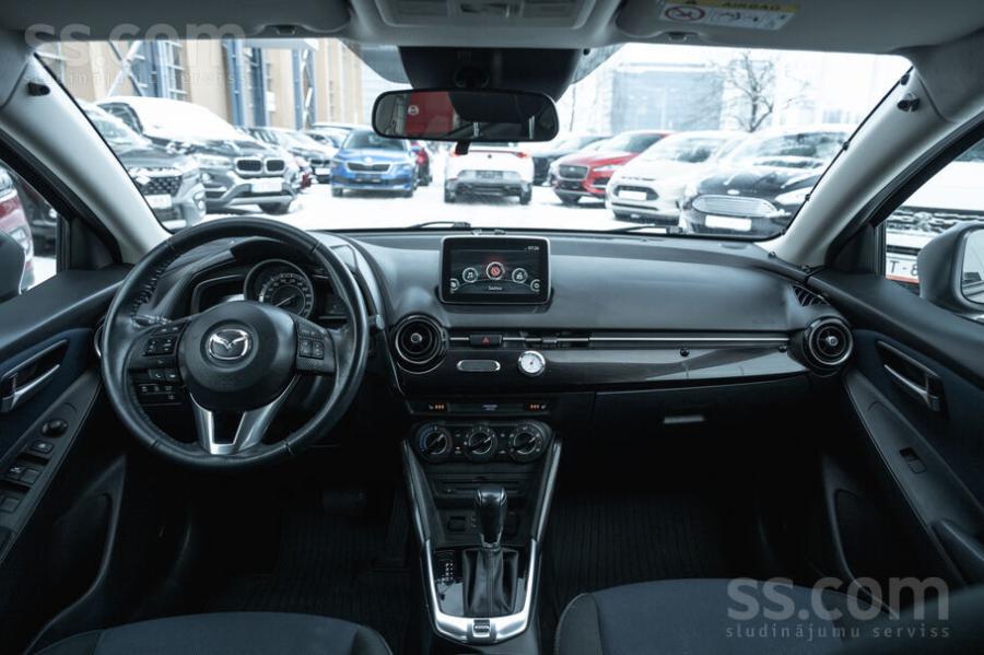Pelēks Mazda 2 2016 Rīga, ar dzinēja tilpumu 1.50 L un nobraukumu 80 tūkst. km par 9490 €, foto 7 vietnē AUTOMOTO.COM.LV