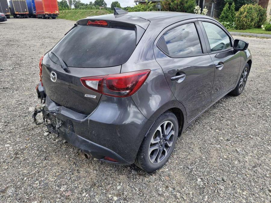 Pelēks Mazda 2 2017 Marijampole, ar dzinēja tilpumu 1.50 L un nobraukumu 157 tūkst. km par 3600 €, foto 10 vietnē AUTOMOTO.COM.LV