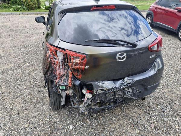 Grey Mazda 2 2017 in Marijampole, with an engine capacity of 1.50 L and mileage of 157 thousand km for 3600 €, photo 10 on AUTOMOTO.COM.LV