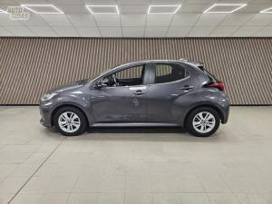 Grey Mazda 2 2023 in Kaunas, with an engine capacity of 0.00 L and mileage of 42 thousand km for 21425 €, photo 3 on AUTOMOTO.COM.LV