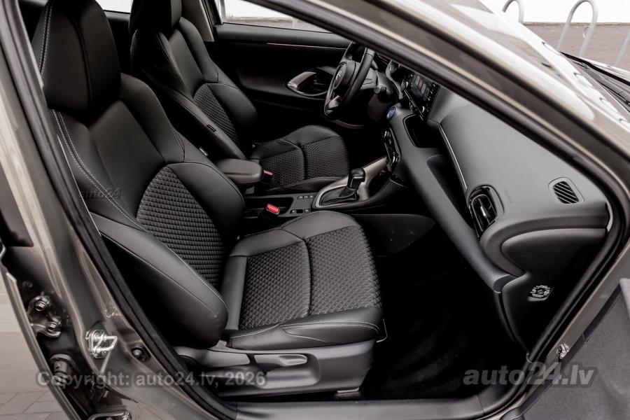Pelēks Mazda 2 2024 Pērnava, ar dzinēja tilpumu 1.50 L un nobraukumu 26 tūkst. km par 17900 €, foto 13 vietnē AUTOMOTO.COM.LV