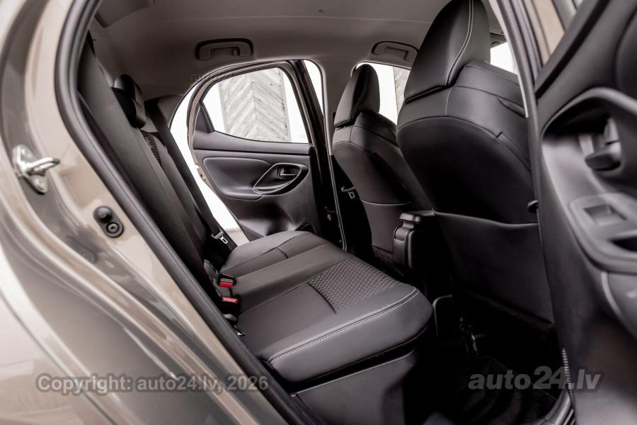 Pelēks Mazda 2 2024 Pērnava, ar dzinēja tilpumu 1.50 L un nobraukumu 26 tūkst. km par 17900 €, foto 18 vietnē AUTOMOTO.COM.LV