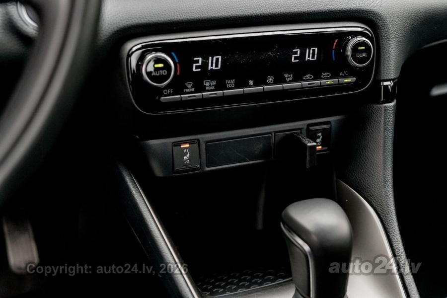 Pelēks Mazda 2 2024 Pērnava, ar dzinēja tilpumu 1.50 L un nobraukumu 26 tūkst. km par 17900 €, foto 22 vietnē AUTOMOTO.COM.LV