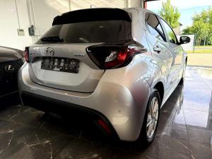 Grey Mazda 2 2024 in Panevezys, with an engine capacity of 1.50 L and mileage of 21 thousand km for 16400 €, photo 4 on AUTOMOTO.COM.LV