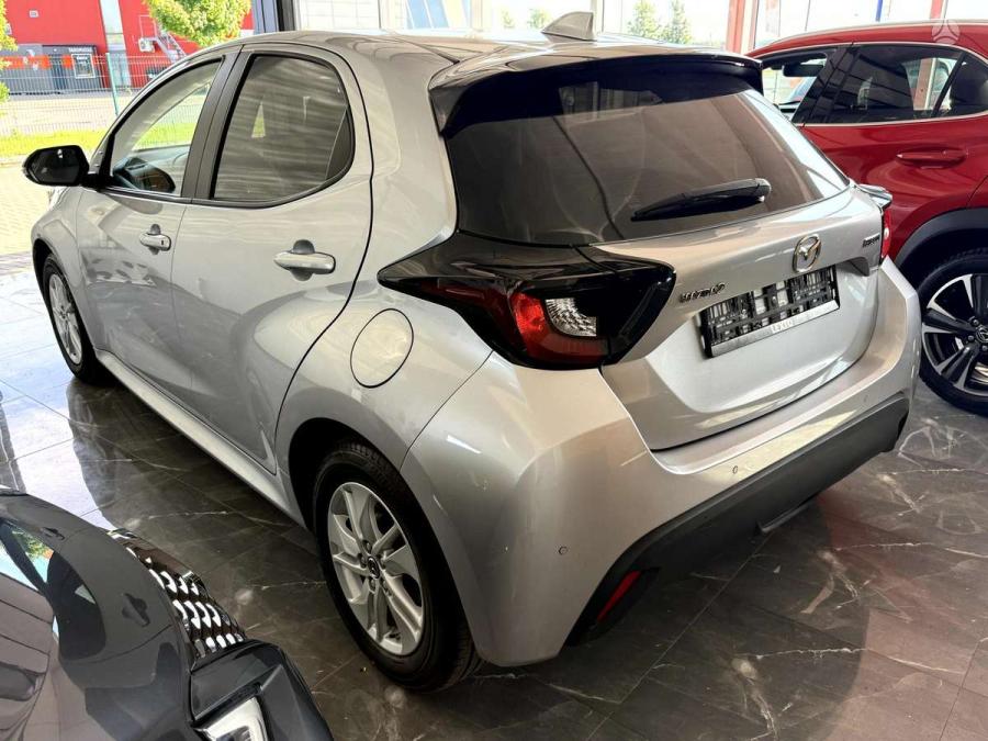 Grey Mazda 2 2024 in Panevezys, with an engine capacity of 1.50 L and mileage of 21 thousand km for 16400 €, photo 5 on AUTOMOTO.COM.LV