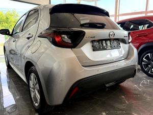Grey Mazda 2 2024 in Panevezys, with an engine capacity of 1.50 L and mileage of 21 thousand km for 16400 €, photo 10 on AUTOMOTO.COM.LV