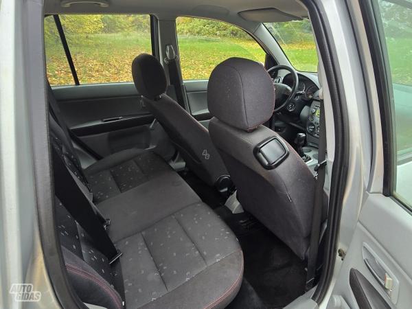 Pelēks Mazda 2 2005 Jurbarkas, ar dzinēja tilpumu 1.40 L un nobraukumu 150 tūkst. km par 850 €, foto 7 vietnē AUTOMOTO.COM.LV
