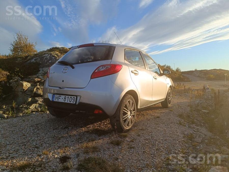 Mazda 2 2008 in Riga, with an engine capacity of 1.30 L and mileage of 198 thousand km for 1100 €, photo 5 on AUTOMOTO.COM.LV