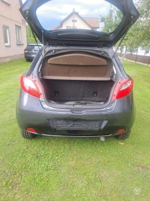 Mazda 2 2010 Kauņa, ar dzinēja tilpumu 1.56 L un nobraukumu 235 tūkst. km par 1500 €, foto 5 vietnē AUTOMOTO.COM.LV