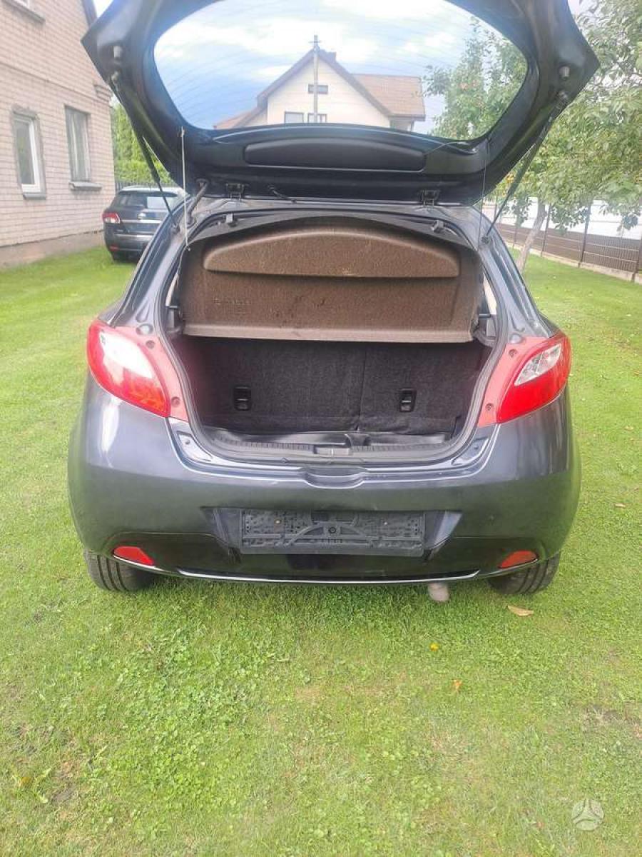Mazda 2 2010 Kauņa, ar dzinēja tilpumu 1.56 L un nobraukumu 235 tūkst. km par 1500 €, foto 5 vietnē AUTOMOTO.COM.LV