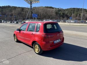 Red Mazda 2 2004 in Vilnius, with an engine capacity of 1.40 L and mileage of 167 thousand km for 380 €, photo 5 on AUTOMOTO.COM.LV