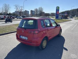 Red Mazda 2 2004 in Vilnius, with an engine capacity of 1.40 L and mileage of 167 thousand km for 380 €, photo 7 on AUTOMOTO.COM.LV