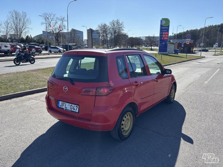 Red Mazda 2 2004 in Vilnius, with an engine capacity of 1.40 L and mileage of 167 thousand km for 380 €, photo 7 on AUTOMOTO.COM.LV