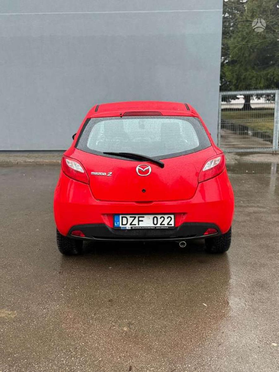 Red Mazda 2 2008 in Kaunas, with an engine capacity of 1.35 L and mileage of 130 thousand km for 1500 €, photo 2 on AUTOMOTO.COM.LV
