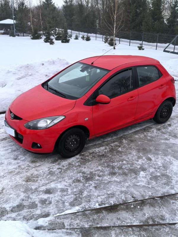 Red Mazda 2 2008 in Vilnius, with an engine capacity of 1.40 L and mileage of 280 thousand km for 850 €, photo 1 on AUTOMOTO.COM.LV