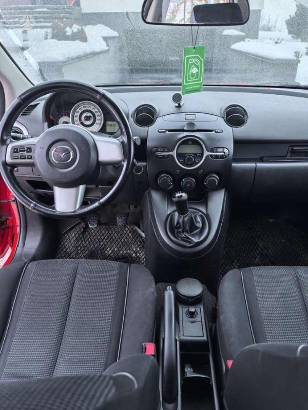 Sarkans Mazda 2 2008 Viļņa, ar dzinēja tilpumu 1.40 L un nobraukumu 280 tūkst. km par 700 €, foto 13 vietnē AUTOMOTO.COM.LV