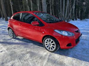 Red Mazda 2 2008 in Vilnius, with an engine capacity of 1.30 L and mileage of 223 thousand km for 1250 €, photo 6 on AUTOMOTO.COM.LV