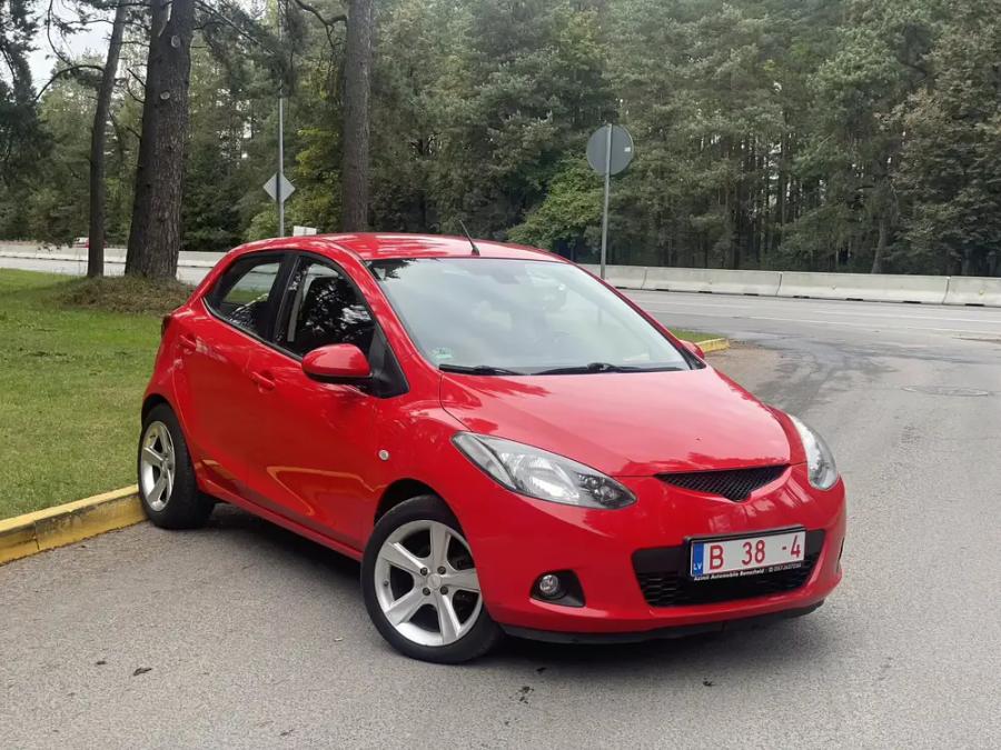 Red Mazda 2 2008 in Riga, with an engine capacity of 1.40 L and mileage of 152 thousand km for 2790 €, photo 3 on AUTOMOTO.COM.LV