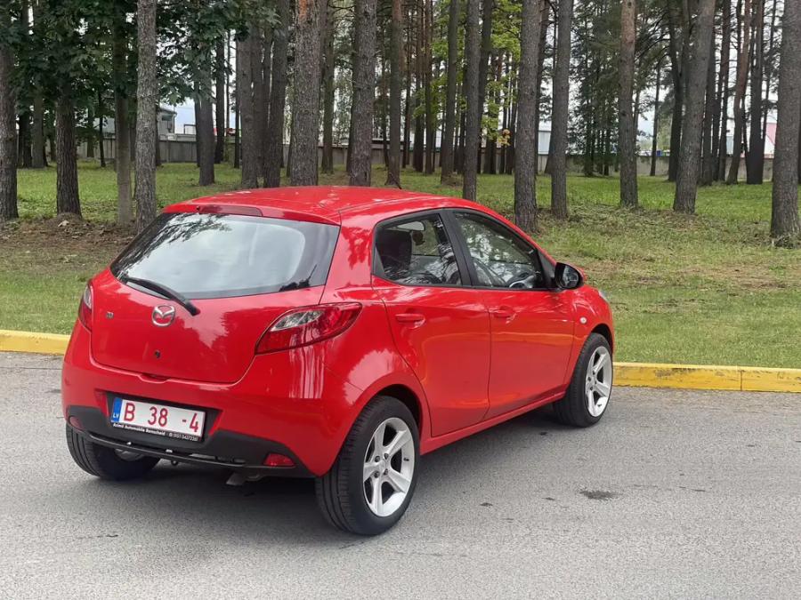 Red Mazda 2 2008 in Riga, with an engine capacity of 1.40 L and mileage of 152 thousand km for 2790 €, photo 5 on AUTOMOTO.COM.LV