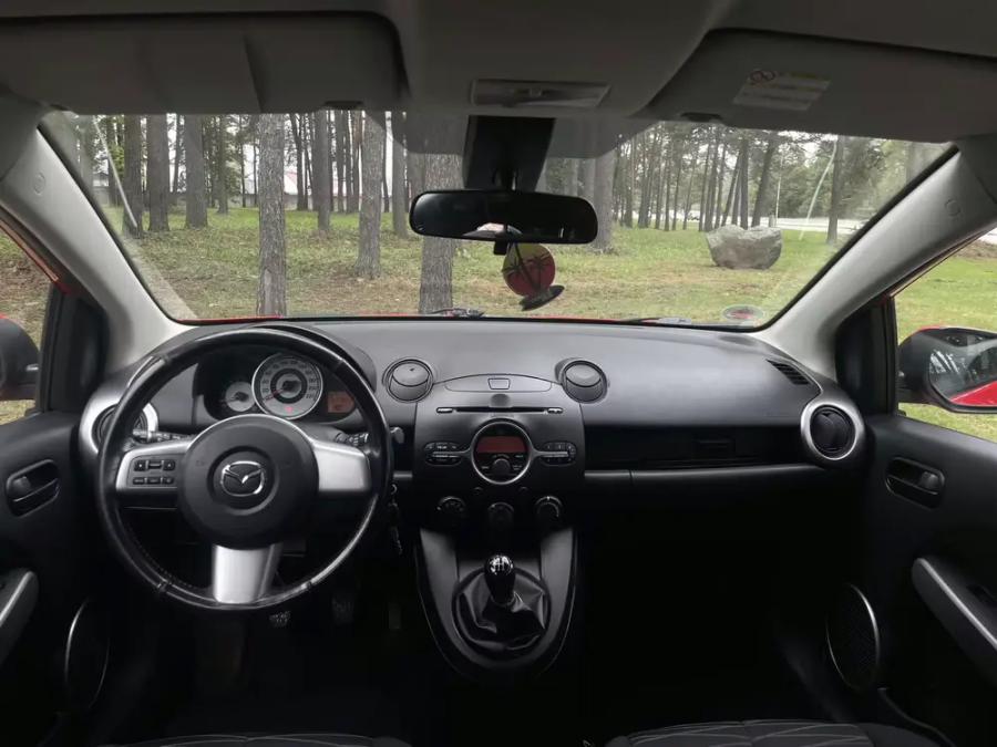 Red Mazda 2 2008 in Riga, with an engine capacity of 1.40 L and mileage of 152 thousand km for 2790 €, photo 12 on AUTOMOTO.COM.LV