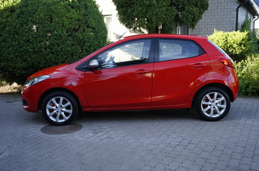 Sarkans Mazda 2 2008 Pērnava, ar dzinēja tilpumu 1.30 L un nobraukumu 198 tūkst. km par 2300 €, foto 4 vietnē AUTOMOTO.COM.LV
